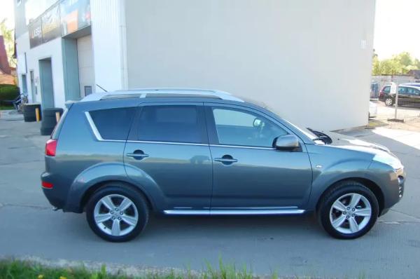 Pelēks Peugeot 4007 2008 Jēkabpils, ar dzinēja tilpumu 2.20 L un nobraukumu 268 tūkst. km par 4500 €, foto 6 vietnē AUTOMOTO.COM.LV