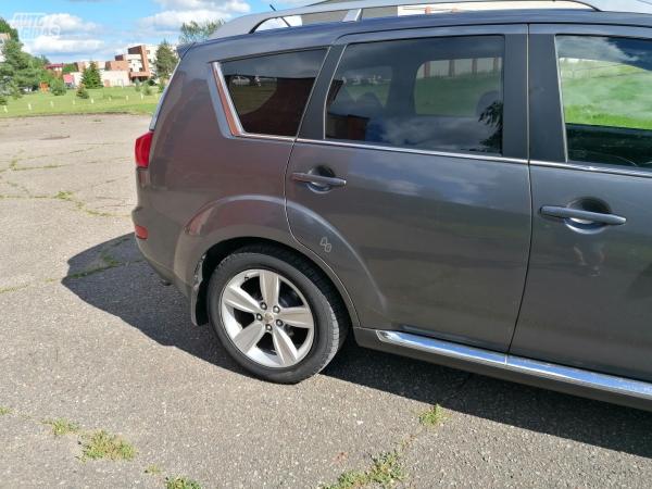 Grey Peugeot 4007 2008 in Utena, with an engine capacity of 2.20 L and mileage of 35 thousand km for 2500 €, photo 5 on AUTOMOTO.COM.LV