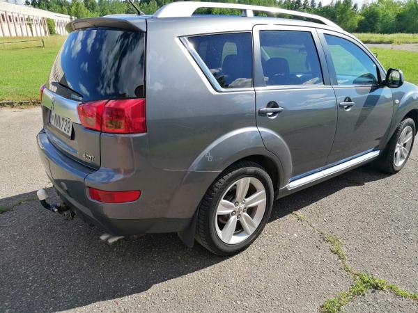 Pelēks Peugeot 4007 2008 Utena, ar dzinēja tilpumu 2.20 L un nobraukumu 35 tūkst. km par 2500 €, foto 6 vietnē AUTOMOTO.COM.LV