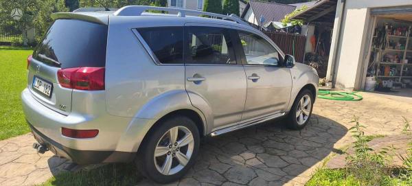 Pelēks Peugeot 4007 2008 Viļņa, ar dzinēja tilpumu 2.18 L un nobraukumu 279 tūkst. km par 3200 €, foto 5 vietnē AUTOMOTO.COM.LV