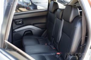 Grey Peugeot 4007 2008 in Riga, with an engine capacity of 2.20 L and mileage of 326 thousand km for 4990 €, photo 12 on AUTOMOTO.COM.LV