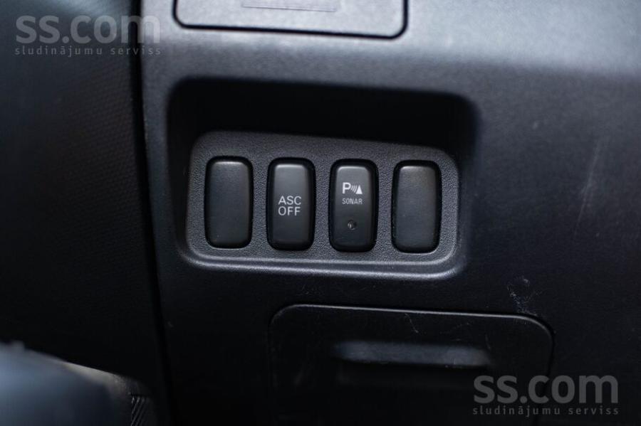 Grey Peugeot 4007 2008 in Riga, with an engine capacity of 2.20 L and mileage of 326 thousand km for 4990 €, photo 17 on AUTOMOTO.COM.LV