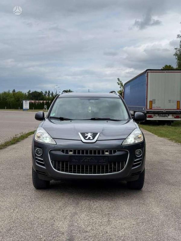 Grey Peugeot 4007 2008 in Marijampole, with an engine capacity of 2.18 L and mileage of 262 thousand km for 3100 €, photo 8 on AUTOMOTO.COM.LV