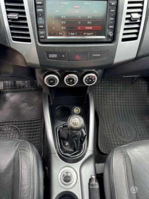 Pelēks Peugeot 4007 2008 Marijampole, ar dzinēja tilpumu 2.18 L un nobraukumu 262 tūkst. km par 3100 €, foto 40 vietnē AUTOMOTO.COM.LV