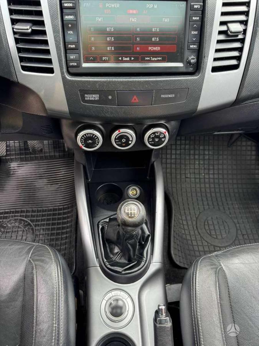 Pelēks Peugeot 4007 2008 Marijampole, ar dzinēja tilpumu 2.18 L un nobraukumu 262 tūkst. km par 3100 €, foto 40 vietnē AUTOMOTO.COM.LV
