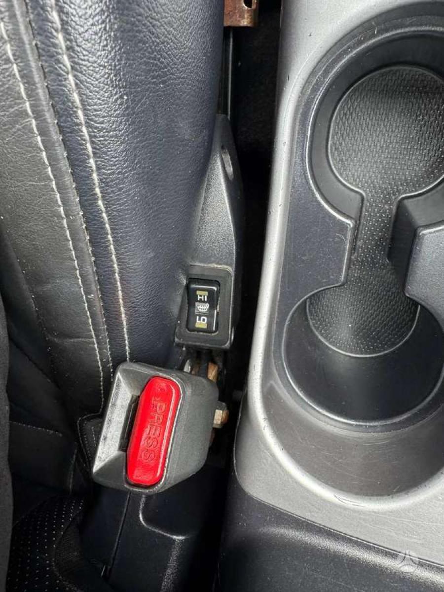 Pelēks Peugeot 4007 2008 Marijampole, ar dzinēja tilpumu 2.18 L un nobraukumu 262 tūkst. km par 3100 €, foto 46 vietnē AUTOMOTO.COM.LV