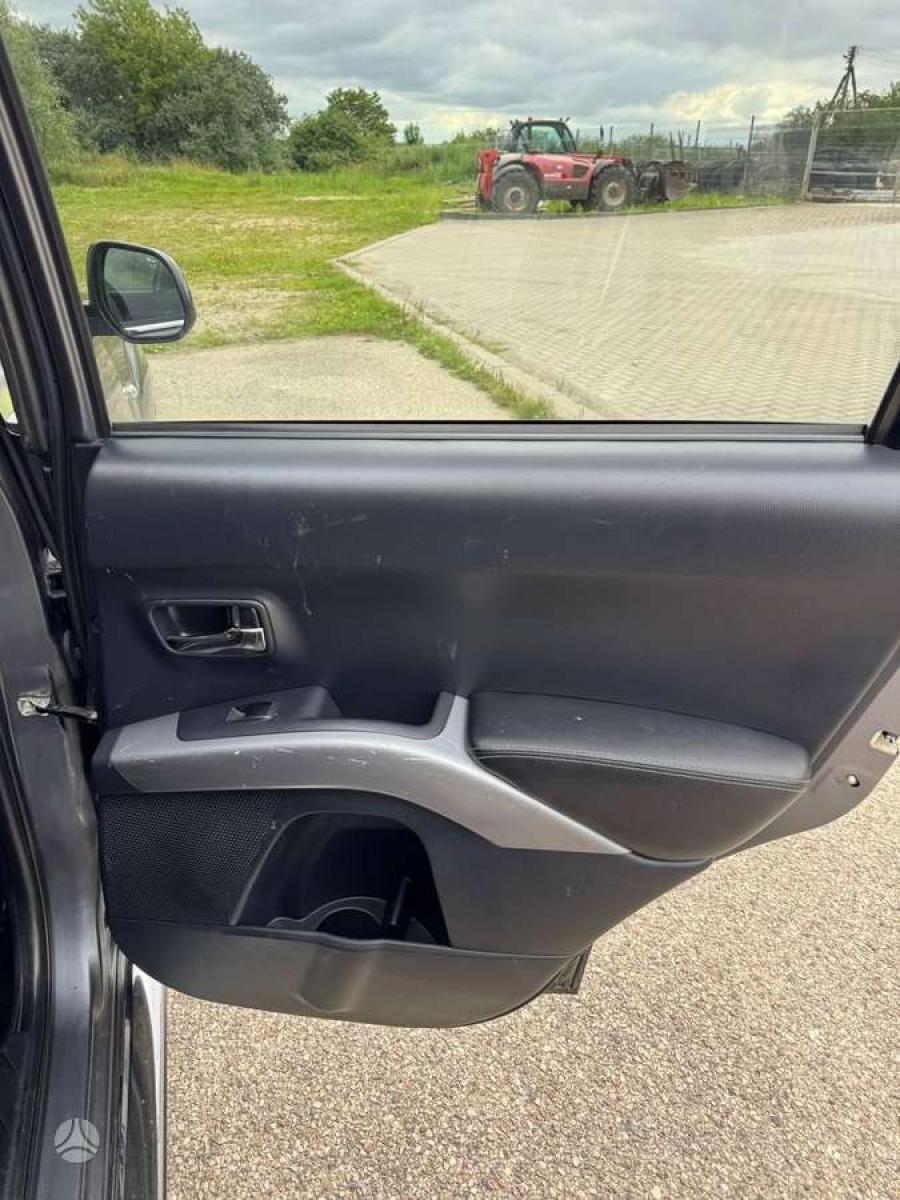 Pelēks Peugeot 4007 2008 Marijampole, ar dzinēja tilpumu 2.18 L un nobraukumu 262 tūkst. km par 3100 €, foto 65 vietnē AUTOMOTO.COM.LV