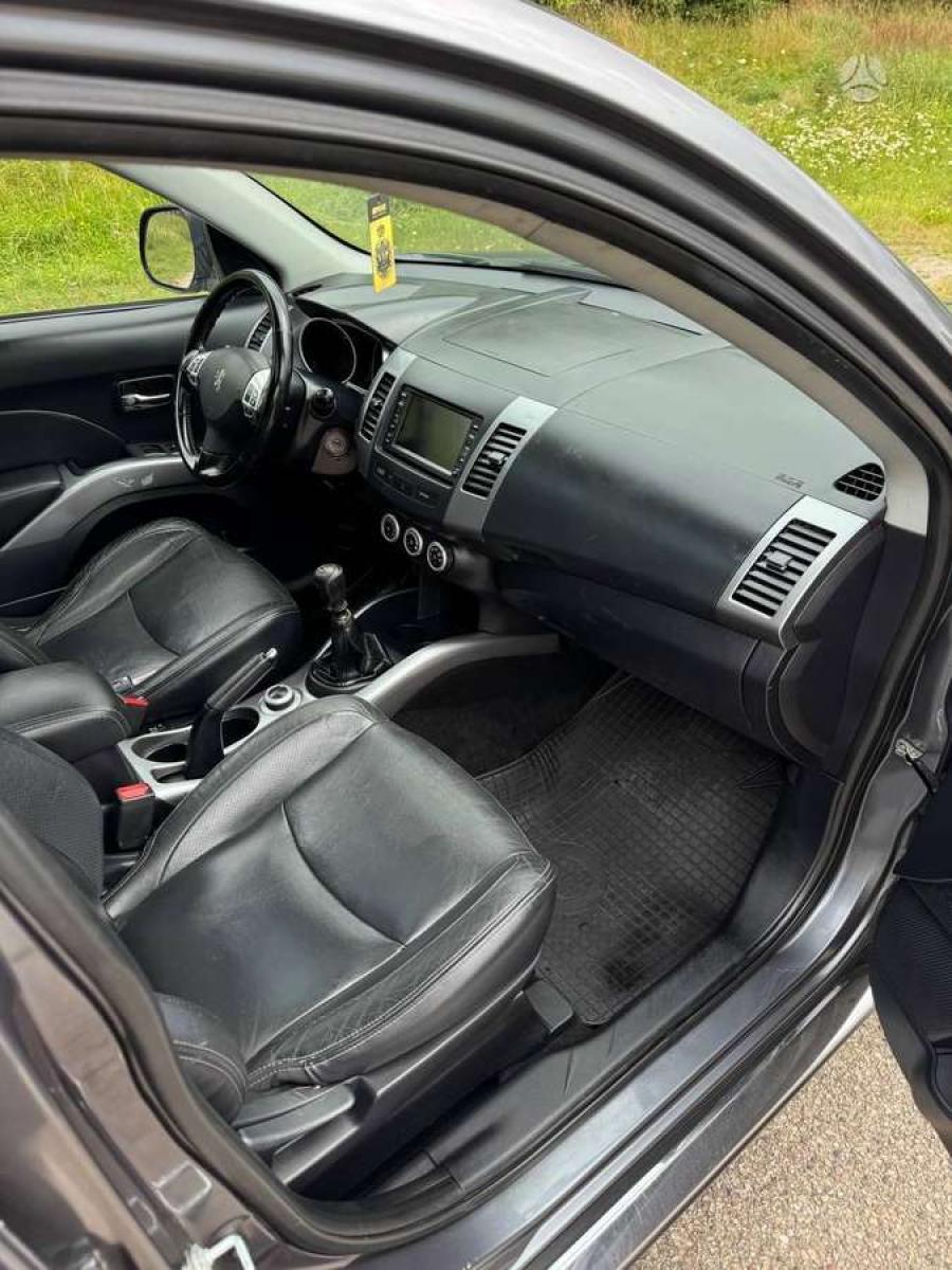 Pelēks Peugeot 4007 2008 Marijampole, ar dzinēja tilpumu 2.18 L un nobraukumu 262 tūkst. km par 3100 €, foto 67 vietnē AUTOMOTO.COM.LV