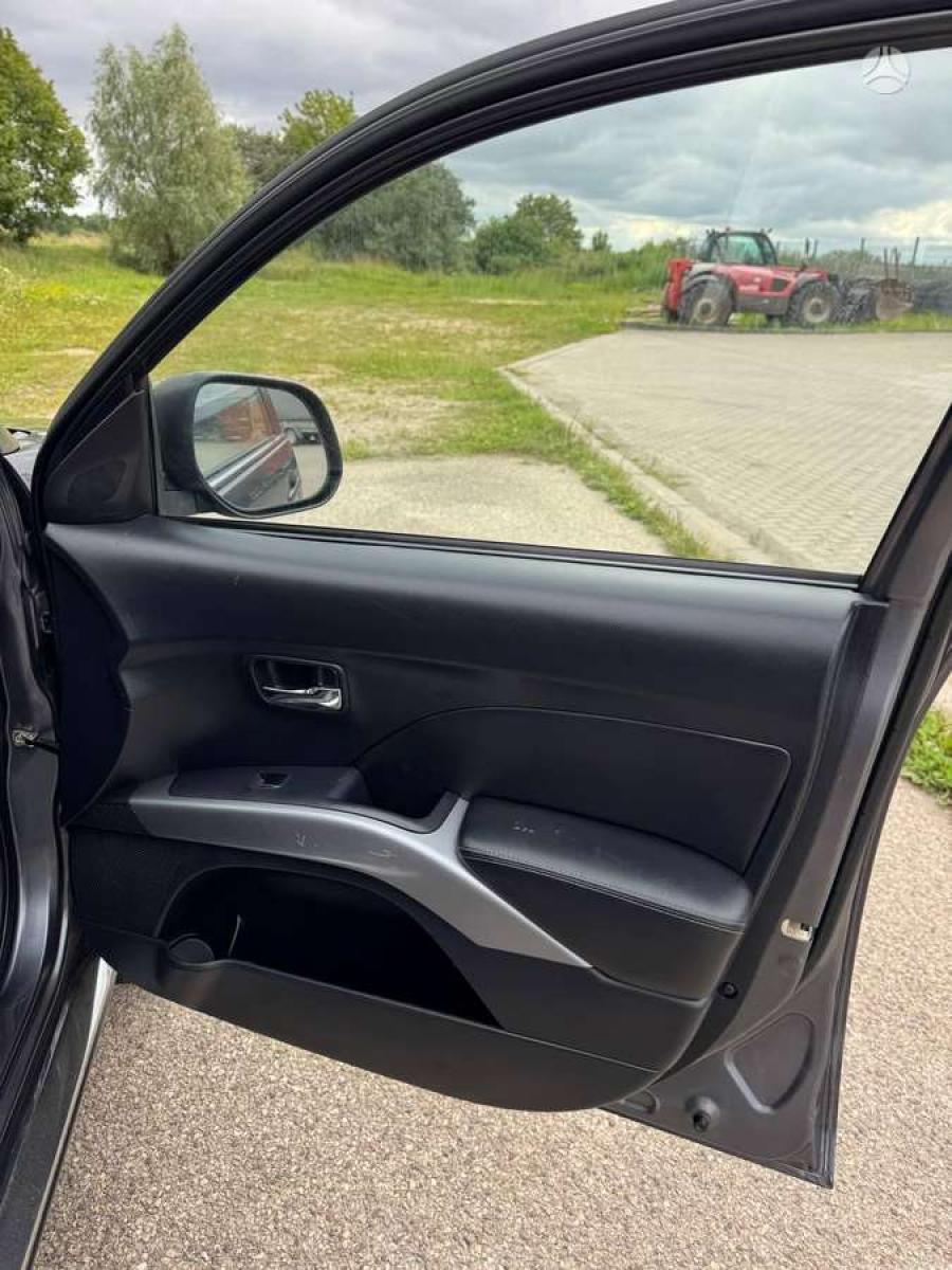 Pelēks Peugeot 4007 2008 Marijampole, ar dzinēja tilpumu 2.18 L un nobraukumu 262 tūkst. km par 3100 €, foto 68 vietnē AUTOMOTO.COM.LV