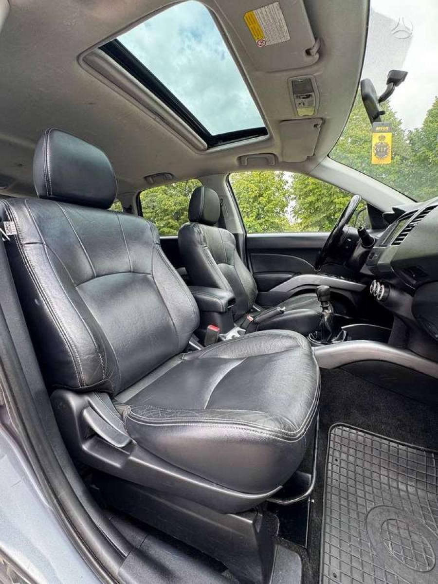 Pelēks Peugeot 4007 2008 Marijampole, ar dzinēja tilpumu 2.18 L un nobraukumu 262 tūkst. km par 3100 €, foto 72 vietnē AUTOMOTO.COM.LV