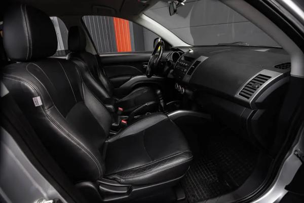Pelēks Peugeot 4007 2008 Jelgava, ar dzinēja tilpumu 2.20 L un nobraukumu 226 tūkst. km par 2850 €, foto 5 vietnē AUTOMOTO.COM.LV