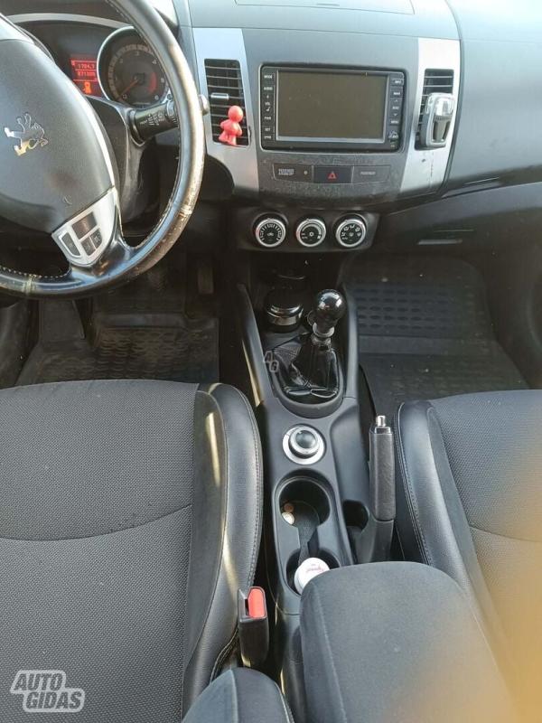 Pelēks Peugeot 4007 2008 Telšiai, ar dzinēja tilpumu 2.20 L un nobraukumu 271 tūkst. km par 3200 €, foto 6 vietnē AUTOMOTO.COM.LV