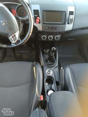 Grey Peugeot 4007 2008 in Telschi, with an engine capacity of 2.20 L and mileage of 271 thousand km for 3200 €, photo 6 on AUTOMOTO.COM.LV