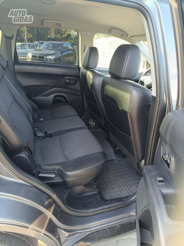 Pelēks Peugeot 4007 2008 Telšiai, ar dzinēja tilpumu 2.20 L un nobraukumu 271 tūkst. km par 3200 €, foto 7 vietnē AUTOMOTO.COM.LV