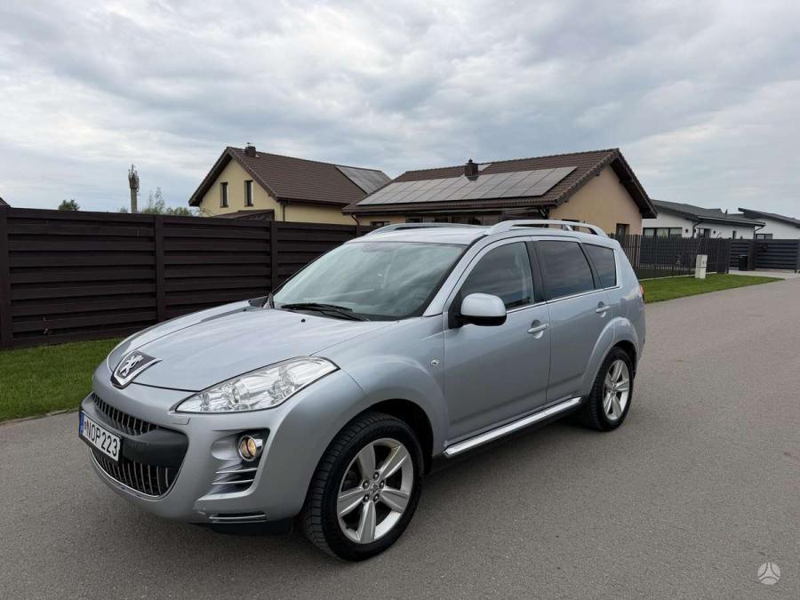 Grey Peugeot 4007 2009 in Klaipeda, with an engine capacity of 2.18 L and mileage of 342 thousand km for 2650 €, photo 1 on AUTOMOTO.COM.LV