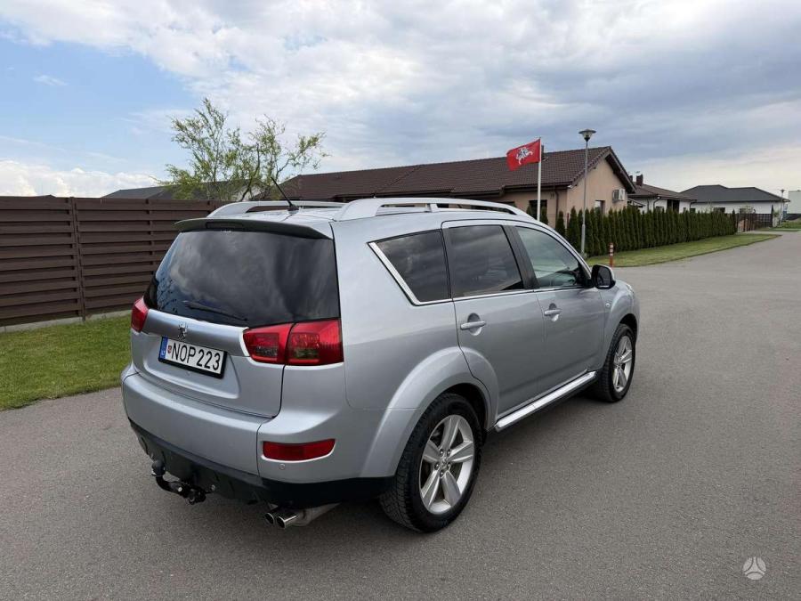 Grey Peugeot 4007 2009 in Klaipeda, with an engine capacity of 2.18 L and mileage of 342 thousand km for 2650 €, photo 6 on AUTOMOTO.COM.LV