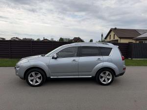 Grey Peugeot 4007 2009 in Klaipeda, with an engine capacity of 2.18 L and mileage of 342 thousand km for 2650 €, photo 9 on AUTOMOTO.COM.LV