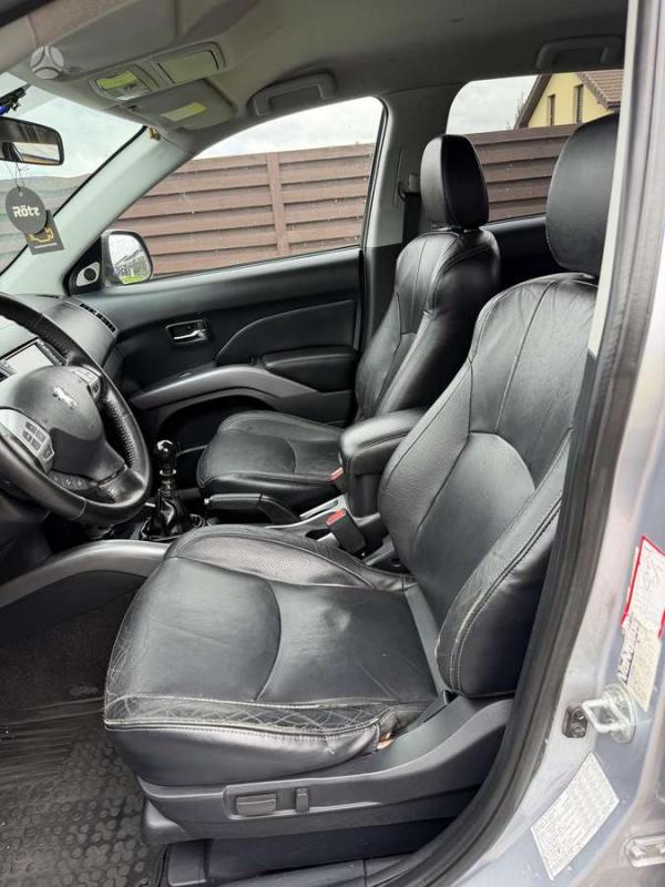 Pelēks Peugeot 4007 2009 Klaipėda, ar dzinēja tilpumu 2.18 L un nobraukumu 342 tūkst. km par 2650 €, foto 10 vietnē AUTOMOTO.COM.LV