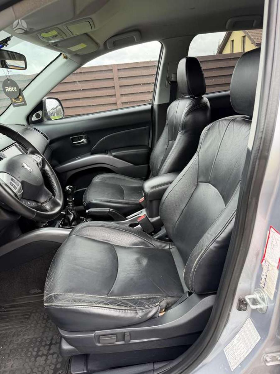 Grey Peugeot 4007 2009 in Klaipeda, with an engine capacity of 2.18 L and mileage of 342 thousand km for 2650 €, photo 11 on AUTOMOTO.COM.LV