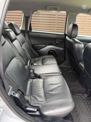 Grey Peugeot 4007 2009 in Klaipeda, with an engine capacity of 2.18 L and mileage of 342 thousand km for 2650 €, photo 17 on AUTOMOTO.COM.LV