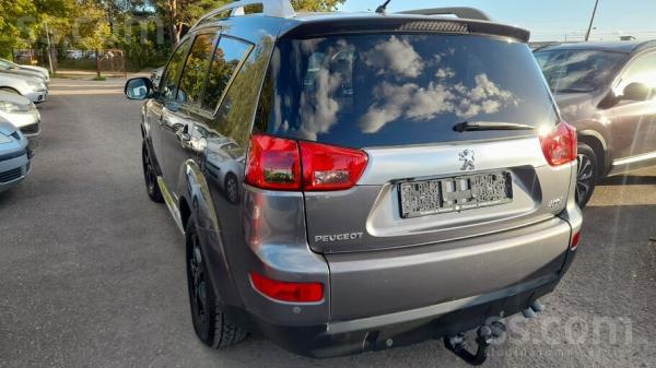Grey Peugeot 4007 2009 in Riga, with an engine capacity of 2.20 L and mileage of 307 thousand km for 5000 €, photo 6 on AUTOMOTO.COM.LV