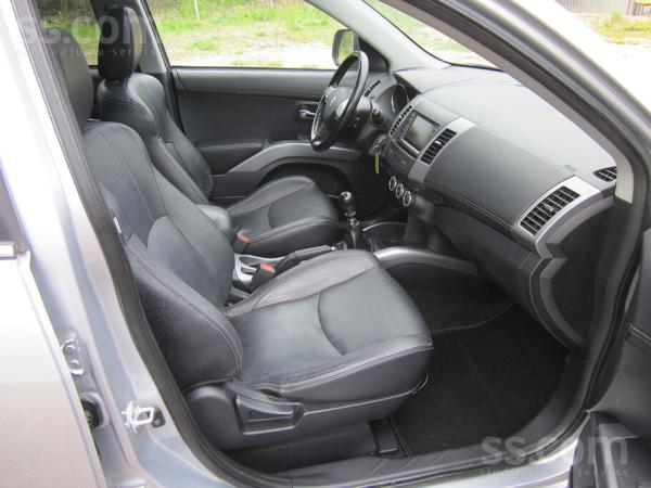 Pelēks Peugeot 4007 2010 Rīga, ar dzinēja tilpumu 2.20 L un nobraukumu 0 tūkst. km par 4490 €, foto 3 vietnē AUTOMOTO.COM.LV