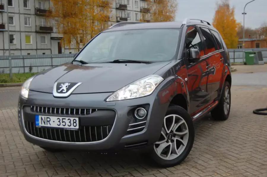 Grey Peugeot 4007 2010 in Jekabpils, with an engine capacity of 2.20 L and mileage of 248 thousand km for 6555 €, photo 1 on AUTOMOTO.COM.LV