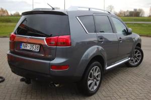 Grey Peugeot 4007 2010 in Jekabpils, with an engine capacity of 2.20 L and mileage of 248 thousand km for 6555 €, photo 3 on AUTOMOTO.COM.LV