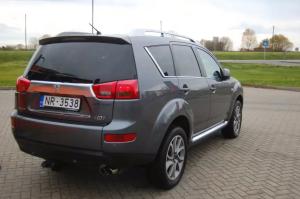 Grey Peugeot 4007 2010 in Jekabpils, with an engine capacity of 2.20 L and mileage of 248 thousand km for 6555 €, photo 6 on AUTOMOTO.COM.LV