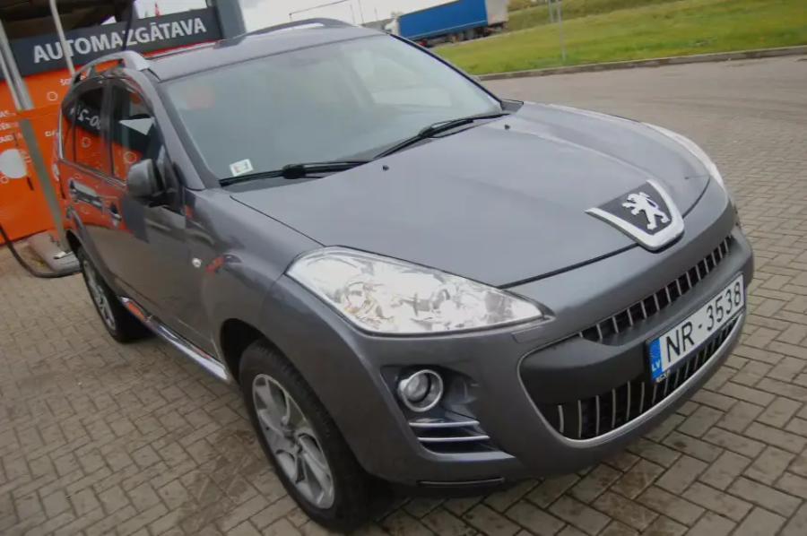 Grey Peugeot 4007 2010 in Jekabpils, with an engine capacity of 2.20 L and mileage of 248 thousand km for 6555 €, photo 11 on AUTOMOTO.COM.LV