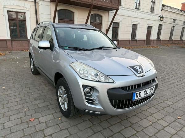 Пежо 4007 2010 в Мажейкяй на AUTOMOTO.COM.LV Серый Пежо 4007 2010 в Мажейкяй, объемом двигателя 2.20 л и пробегом 227 тыс. км за 4150 €, фото 3 на AUTOMOTO.COM.LV