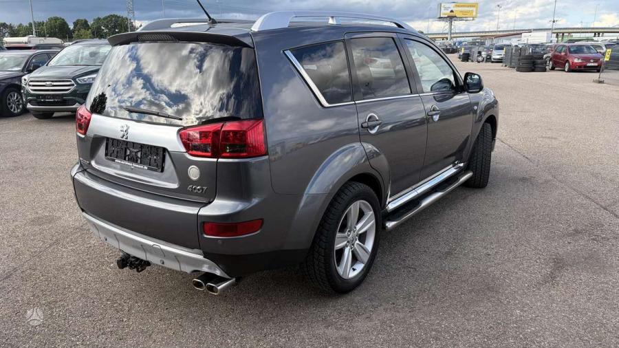 Pelēks Peugeot 4007 2011 Marijampole, ar dzinēja tilpumu 2.18 L un nobraukumu 238 tūkst. km par 5650 €, foto 4 vietnē AUTOMOTO.COM.LV