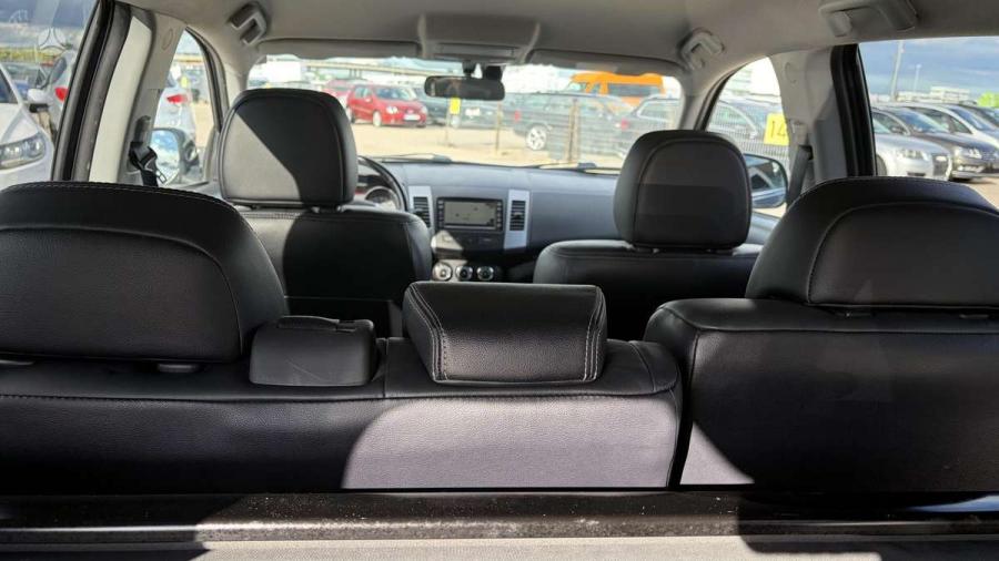 Pelēks Peugeot 4007 2011 Marijampole, ar dzinēja tilpumu 2.18 L un nobraukumu 238 tūkst. km par 5650 €, foto 12 vietnē AUTOMOTO.COM.LV