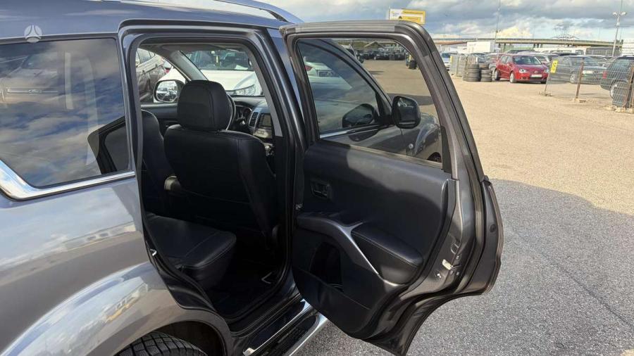 Pelēks Peugeot 4007 2011 Marijampole, ar dzinēja tilpumu 2.18 L un nobraukumu 238 tūkst. km par 5650 €, foto 19 vietnē AUTOMOTO.COM.LV