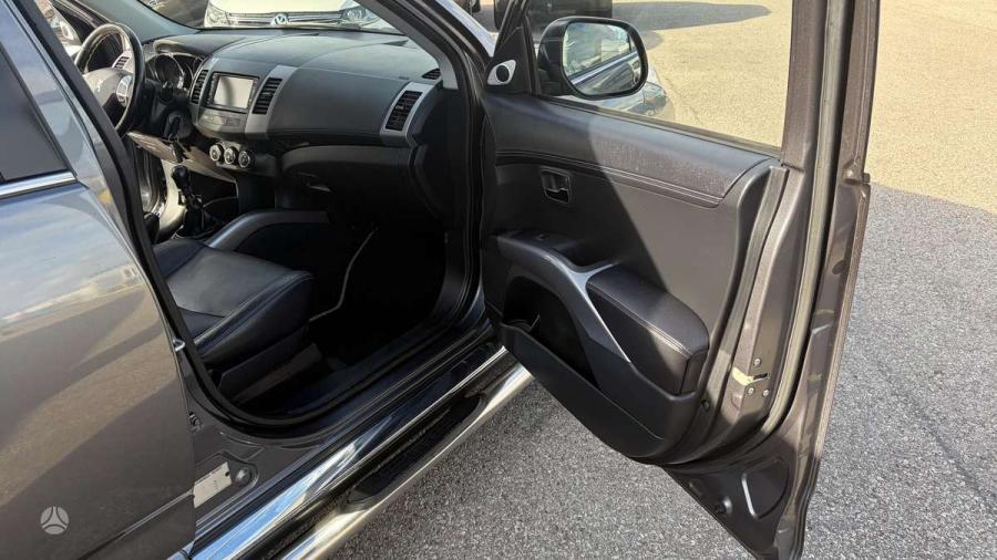 Pelēks Peugeot 4007 2011 Marijampole, ar dzinēja tilpumu 2.18 L un nobraukumu 238 tūkst. km par 5650 €, foto 22 vietnē AUTOMOTO.COM.LV
