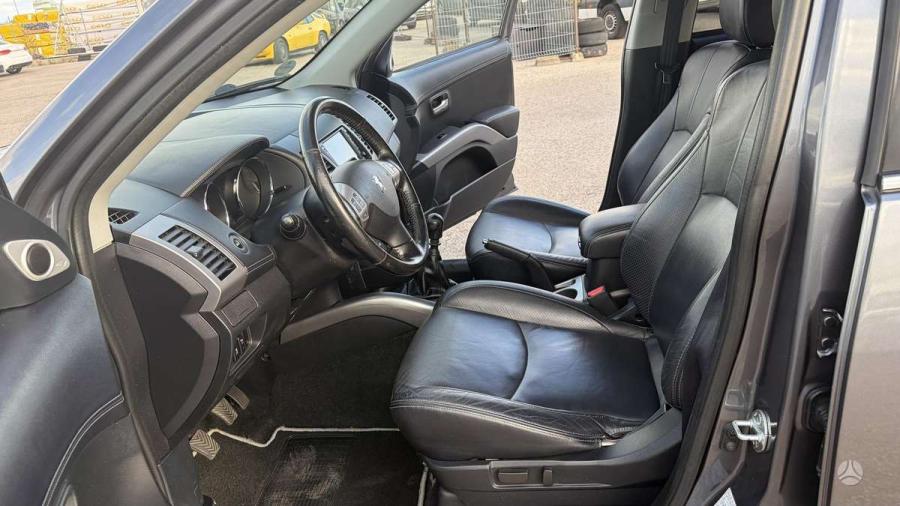 Pelēks Peugeot 4007 2011 Marijampole, ar dzinēja tilpumu 2.18 L un nobraukumu 238 tūkst. km par 5650 €, foto 25 vietnē AUTOMOTO.COM.LV