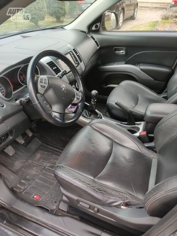 Peugeot 4007 2008 Viļņa, ar dzinēja tilpumu 2.20 L un nobraukumu 390 tūkst. km par 3300 €, foto 6 vietnē AUTOMOTO.COM.LV