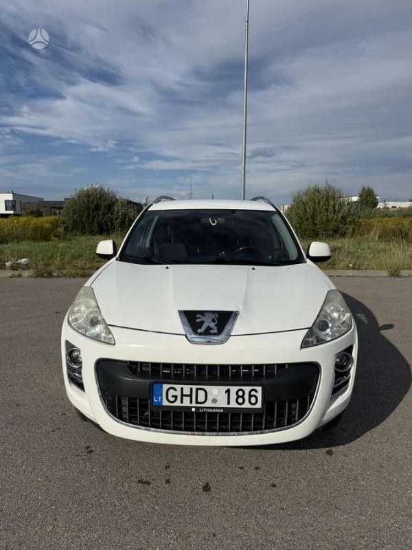 White Peugeot 4007 2008 in Kaunas, with an engine capacity of 2.18 L and mileage of 196 thousand km for 3490 €, photo 1 on AUTOMOTO.COM.LV