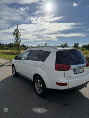 White Peugeot 4007 2008 in Kaunas, with an engine capacity of 2.18 L and mileage of 196 thousand km for 3490 €, photo 5 on AUTOMOTO.COM.LV