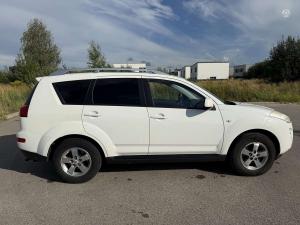 White Peugeot 4007 2008 in Kaunas, with an engine capacity of 2.18 L and mileage of 196 thousand km for 3490 €, photo 8 on AUTOMOTO.COM.LV