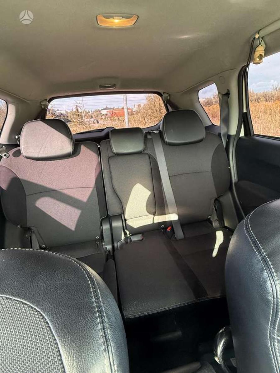 White Peugeot 4007 2008 in Kaunas, with an engine capacity of 2.18 L and mileage of 196 thousand km for 3490 €, photo 15 on AUTOMOTO.COM.LV
