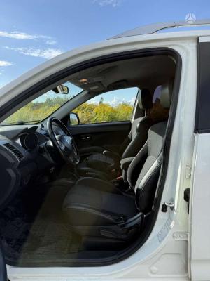 White Peugeot 4007 2008 in Kaunas, with an engine capacity of 2.18 L and mileage of 196 thousand km for 3490 €, photo 19 on AUTOMOTO.COM.LV