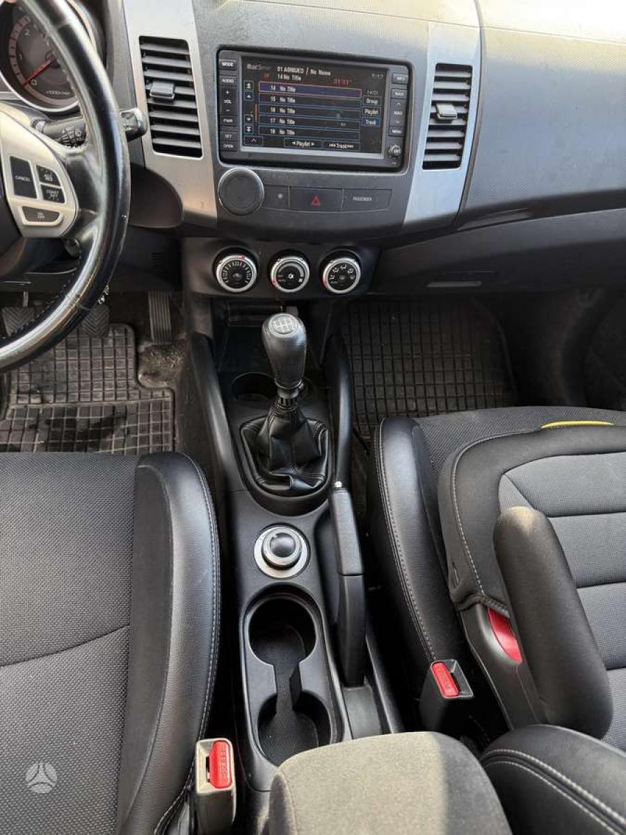White Peugeot 4007 2008 in Kaunas, with an engine capacity of 2.18 L and mileage of 196 thousand km for 3490 €, photo 20 on AUTOMOTO.COM.LV