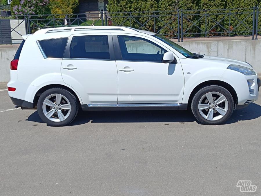 Balts Peugeot 4007 2009 Telšiai, ar dzinēja tilpumu 2.20 L un nobraukumu 270 tūkst. km par 3500 €, foto 11 vietnē AUTOMOTO.COM.LV