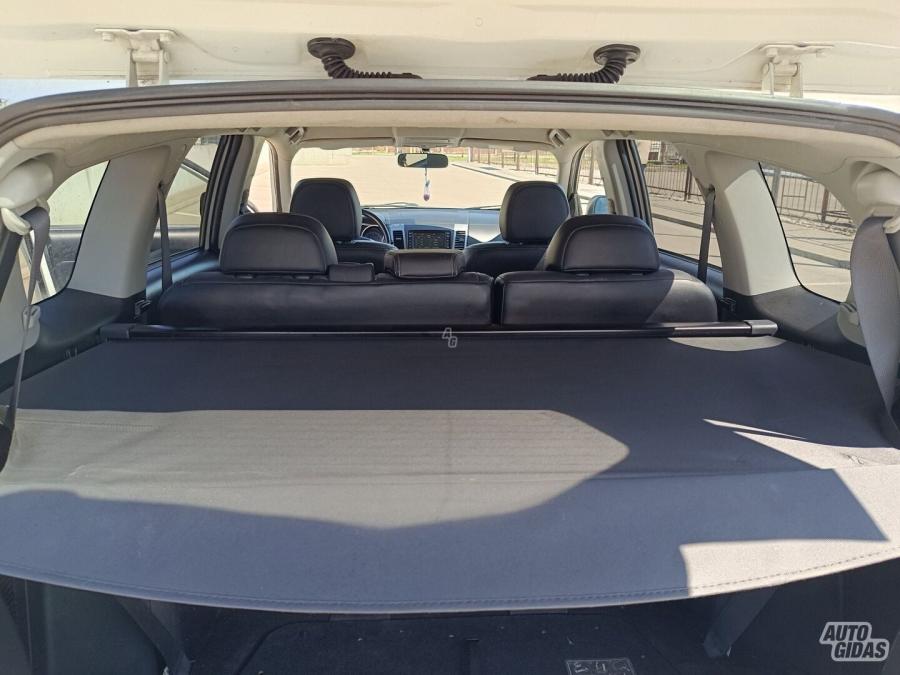 Balts Peugeot 4007 2009 Telšiai, ar dzinēja tilpumu 2.20 L un nobraukumu 270 tūkst. km par 3500 €, foto 25 vietnē AUTOMOTO.COM.LV