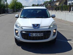 White Peugeot 4007 2009 in Telschi, with an engine capacity of 2.20 L and mileage of 250 thousand km for 3400 €, photo 3 on AUTOMOTO.COM.LV
