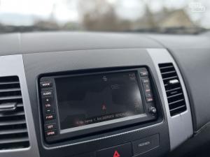 White Peugeot 4007 2010 in Prienai, with an engine capacity of 2.20 L and mileage of 350 thousand km for 3450 €, photo 19 on AUTOMOTO.COM.LV