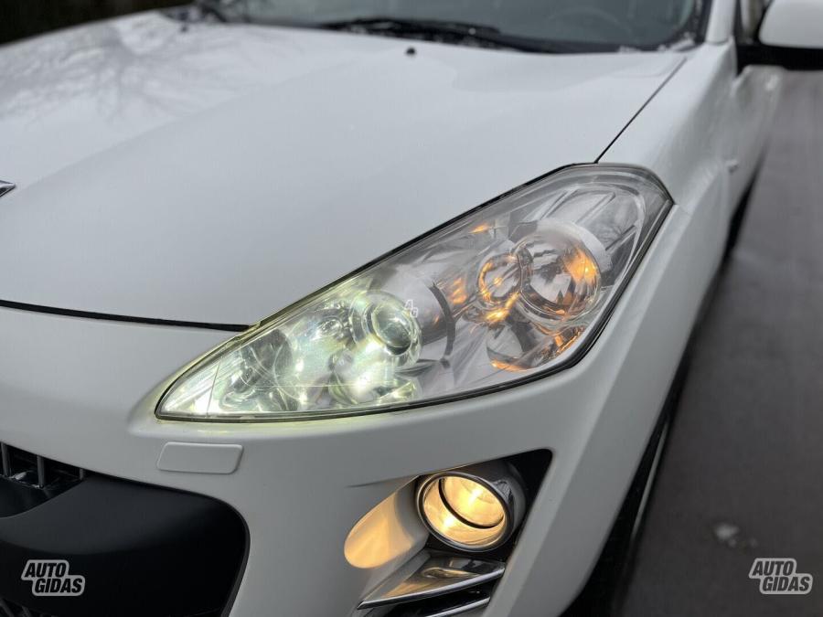 White Peugeot 4007 2010 in Prienai, with an engine capacity of 2.20 L and mileage of 350 thousand km for 3450 €, photo 23 on AUTOMOTO.COM.LV