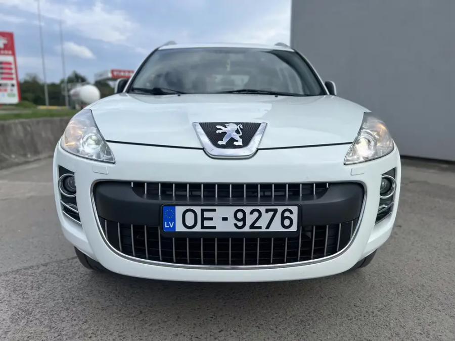 Balts Peugeot 4007 2010 Jēkabpils, ar dzinēja tilpumu 2.20 L un nobraukumu 270 tūkst. km par 6500 €, foto 5 vietnē AUTOMOTO.COM.LV