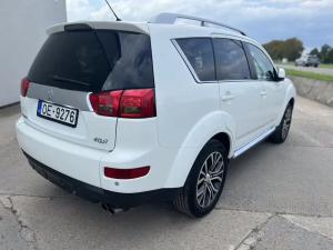 Balts Peugeot 4007 2010 Jēkabpils, ar dzinēja tilpumu 2.20 L un nobraukumu 270 tūkst. km par 6500 €, foto 7 vietnē AUTOMOTO.COM.LV